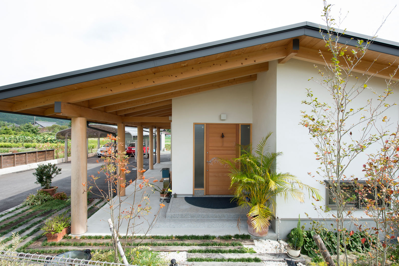 A simple home that is at one with nature | homify