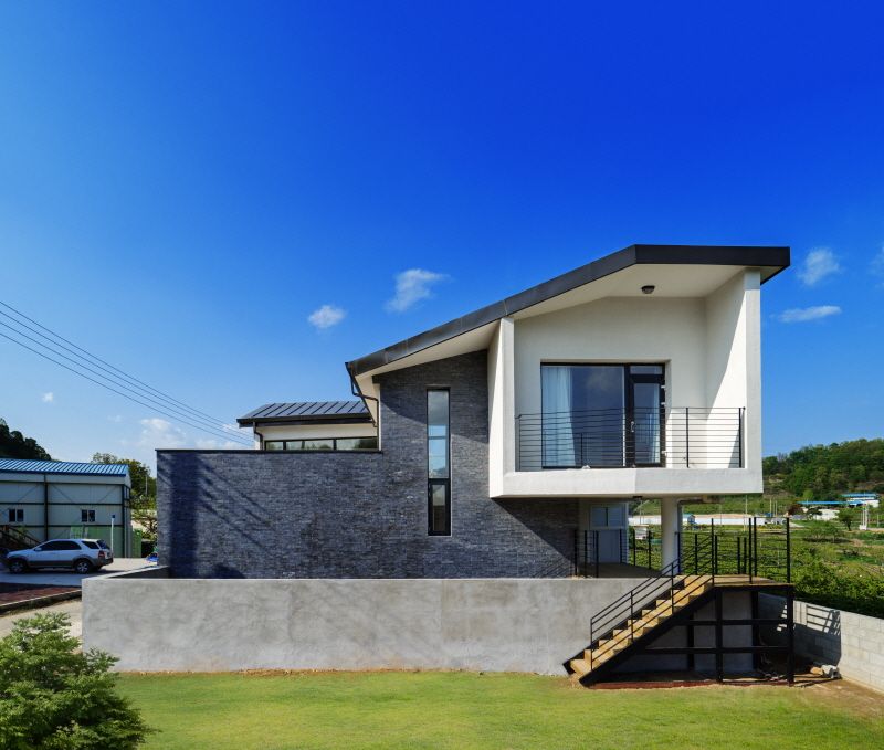 7 striking facades for small houses | homify