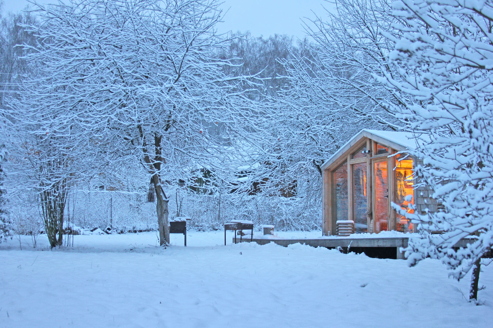 Modern hut in the middle of the forest | homify