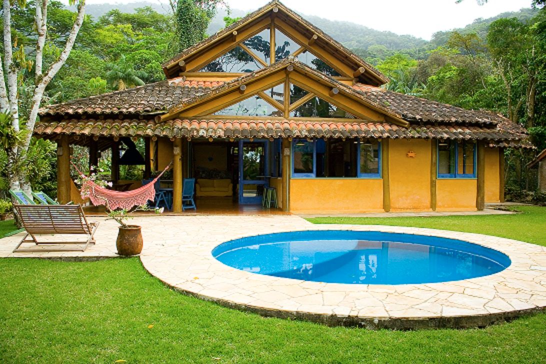Casa de praia rústica em Maresias (SP) transmite paz e conforto | homify