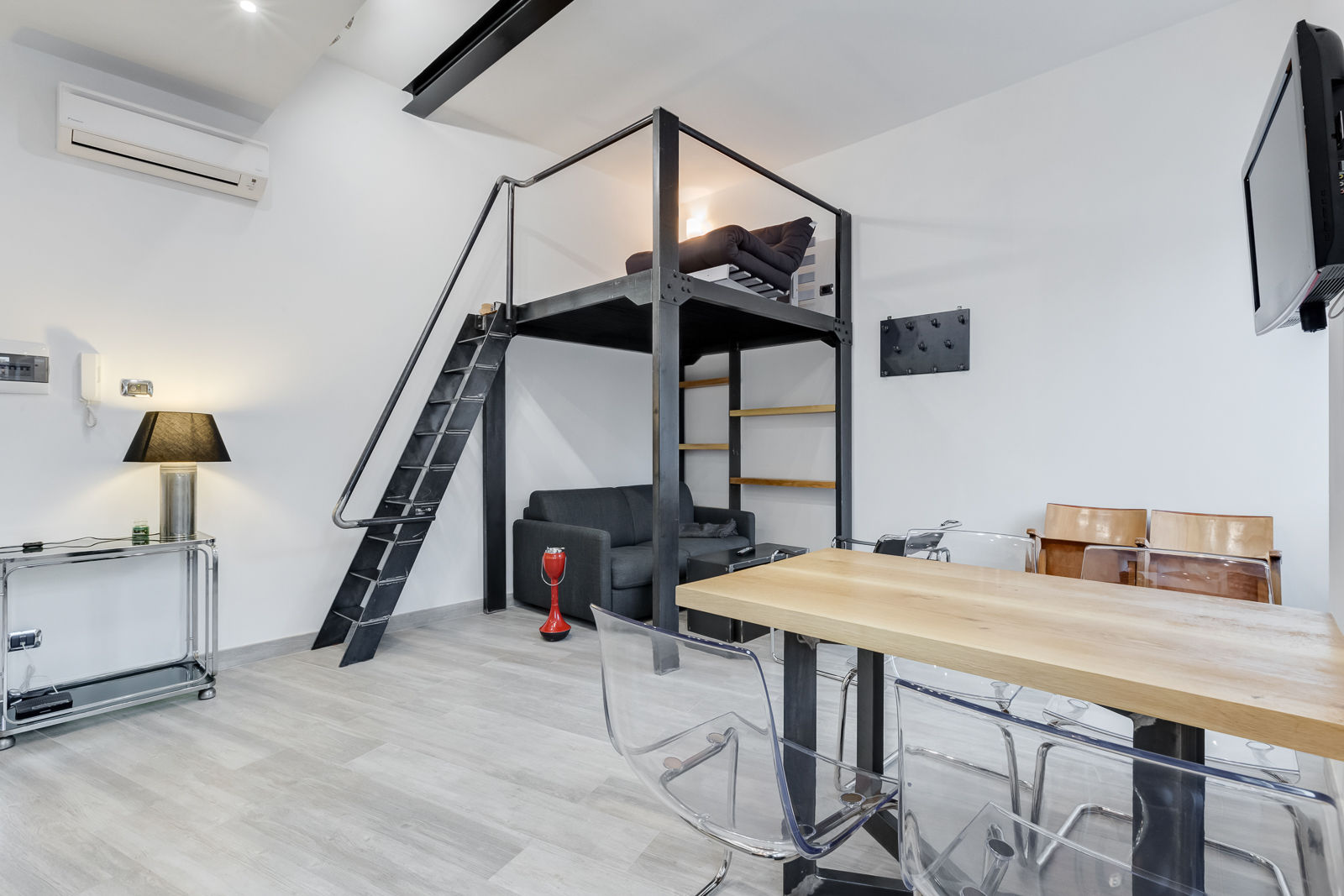 Living room that allows guests to sleep overnight | homify