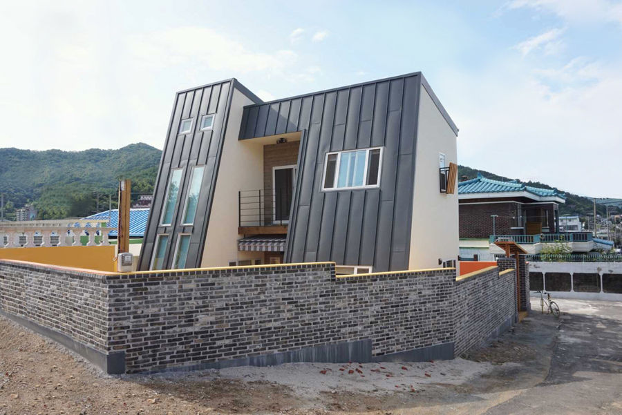 An angular home with hidden charm | homify