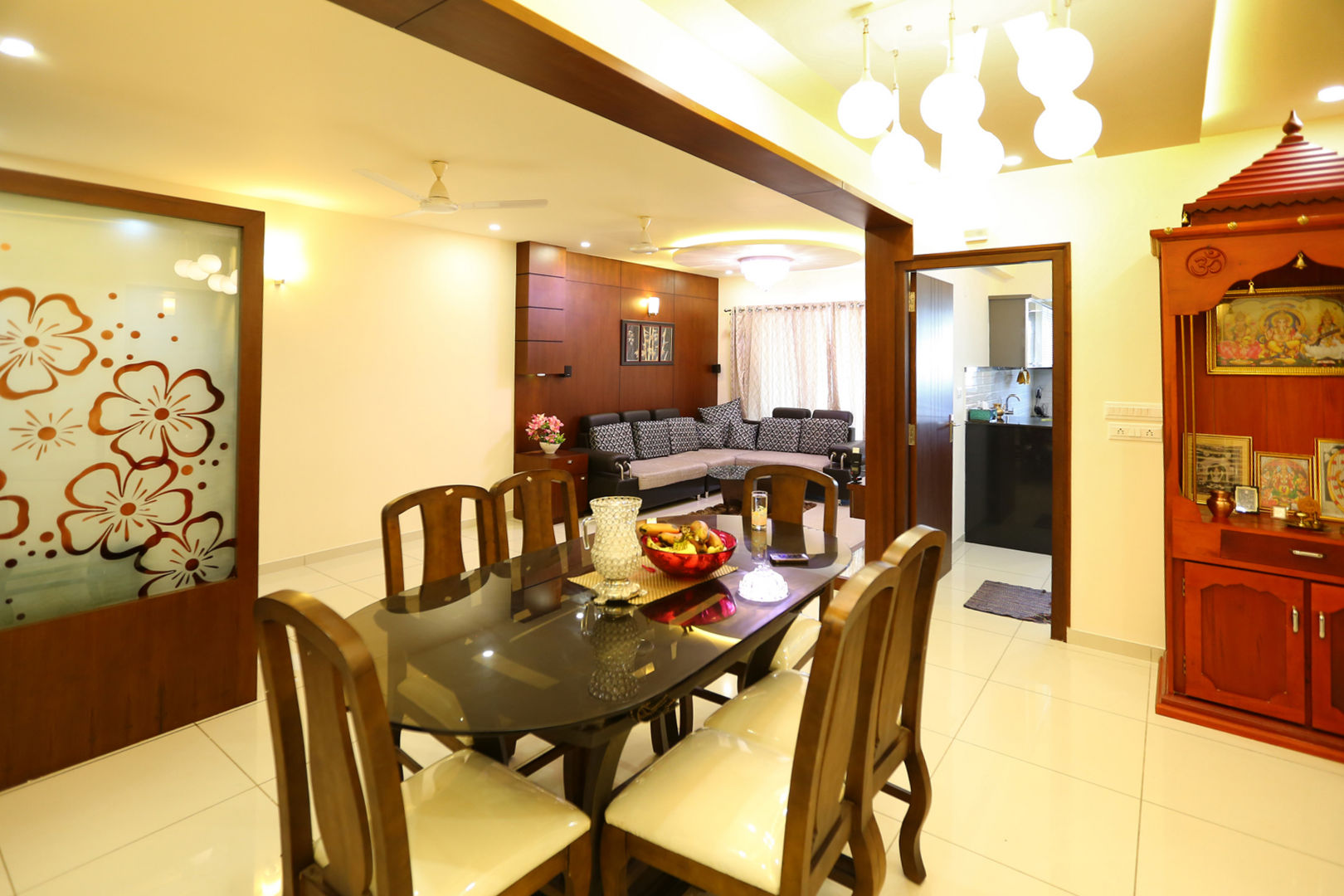 A modern Mangalore residence full of warmth and colour | homify