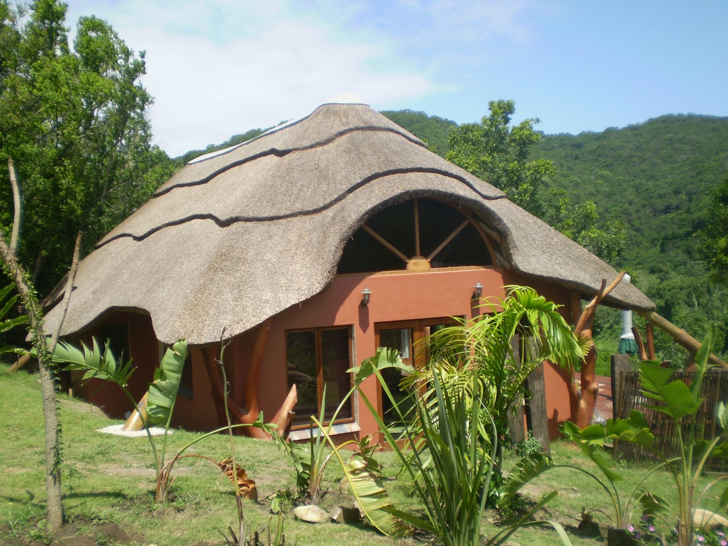 11 South African homes with thatched roofs | homify