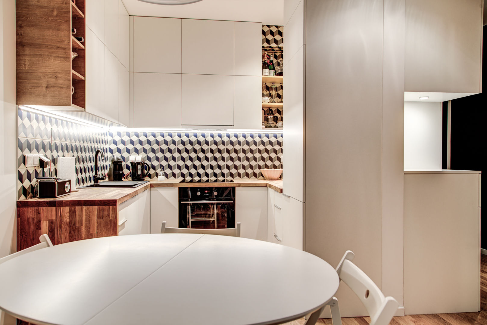 Where should I put my fridge in a small kitchen? | homify