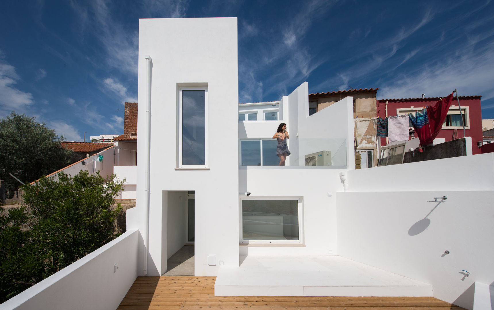 Una casa que parece modesta ¡pero con interiores sorprendentes! | homify