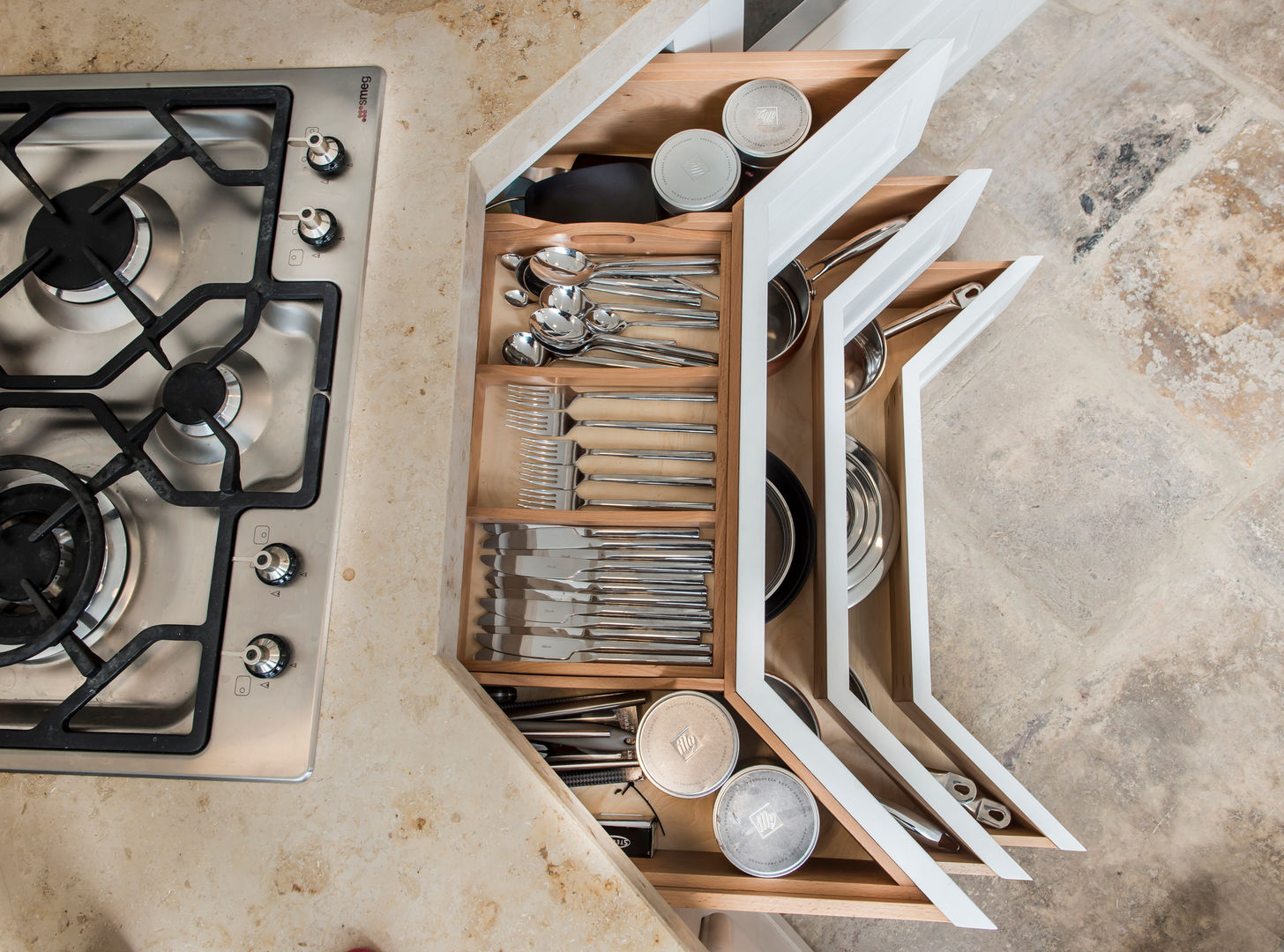 Get creative with these corner kitchen cabinet ideas! | homify