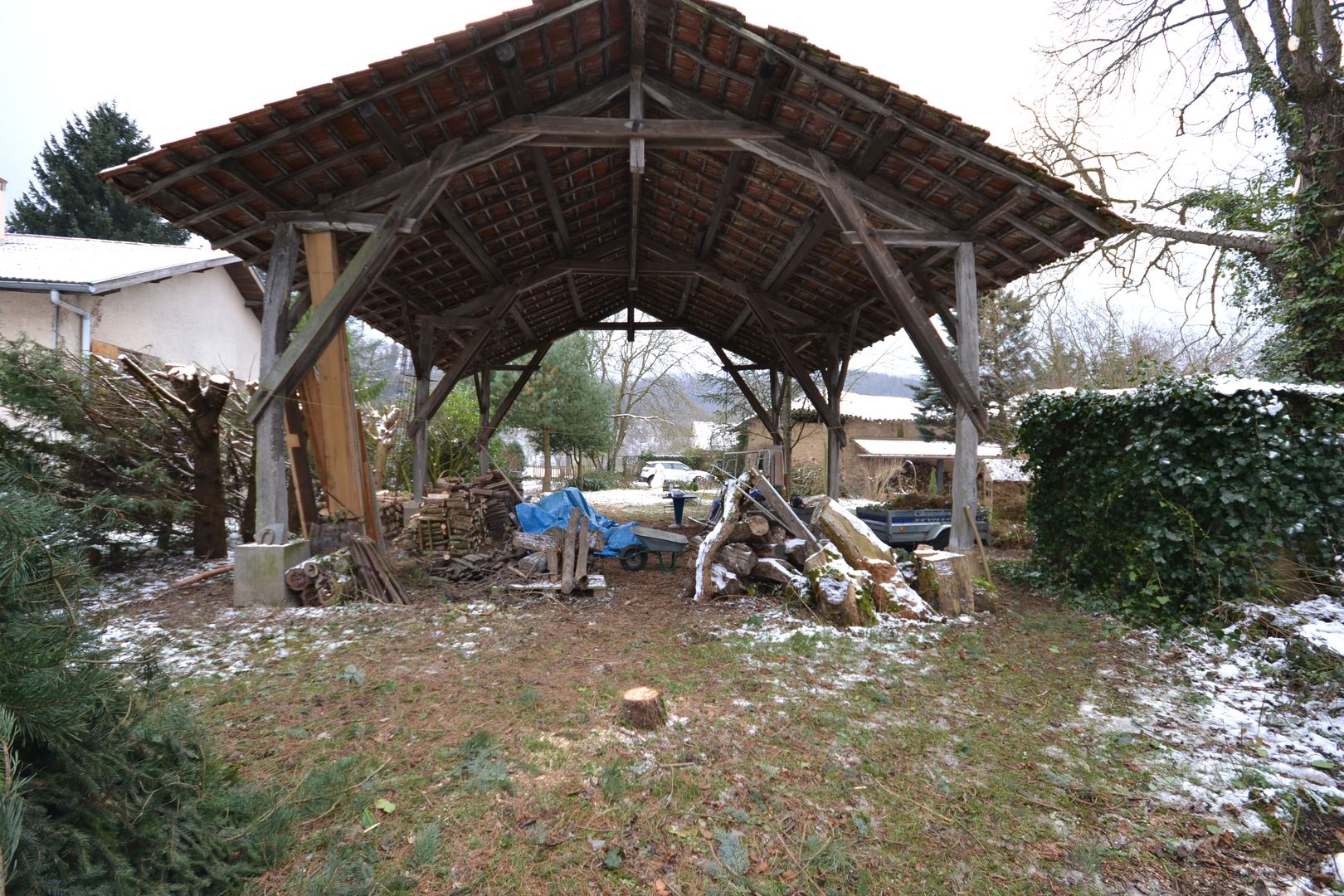 Transform your old "bahay kubo" into this modern log cabin! | homify