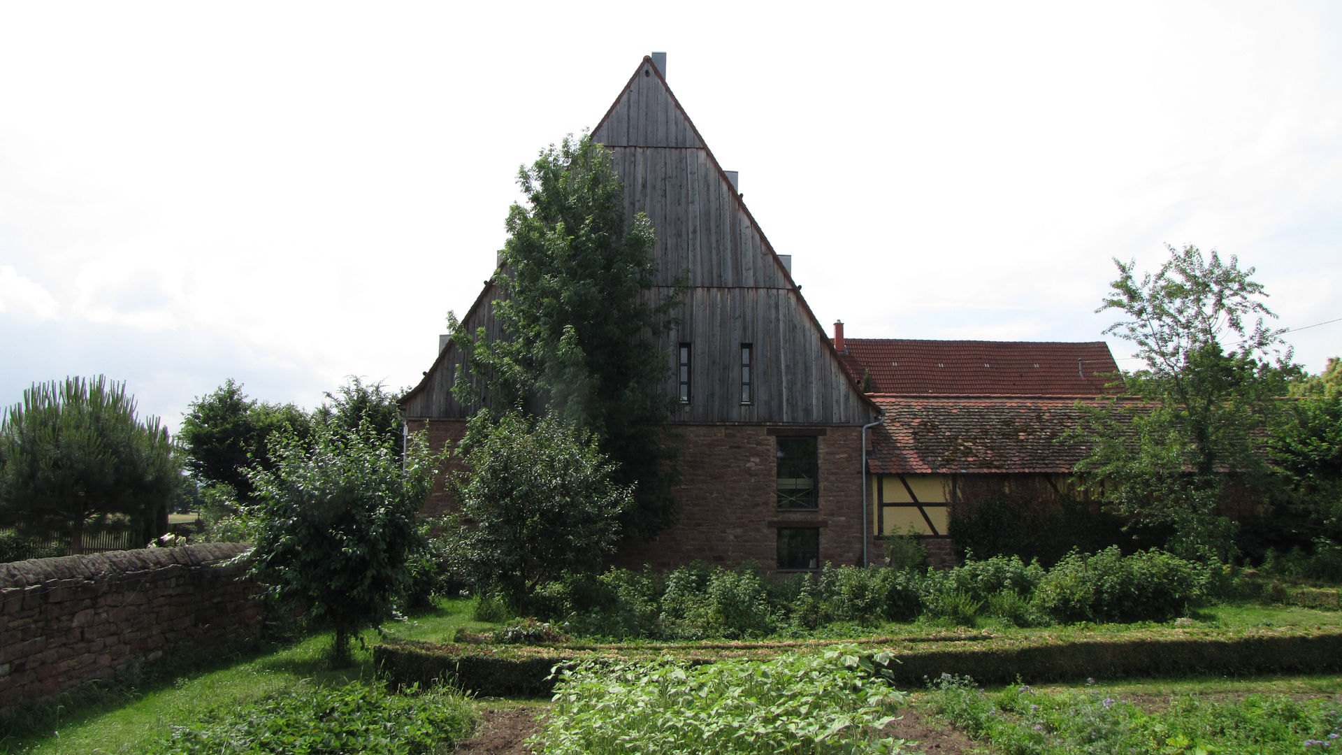 Vorher-Nachher: Umbau einer Scheune zum schicken Wohnhaus | homify