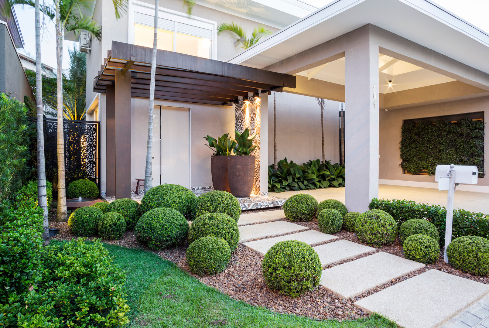 10 tips for creating a sensational main entrance | homify