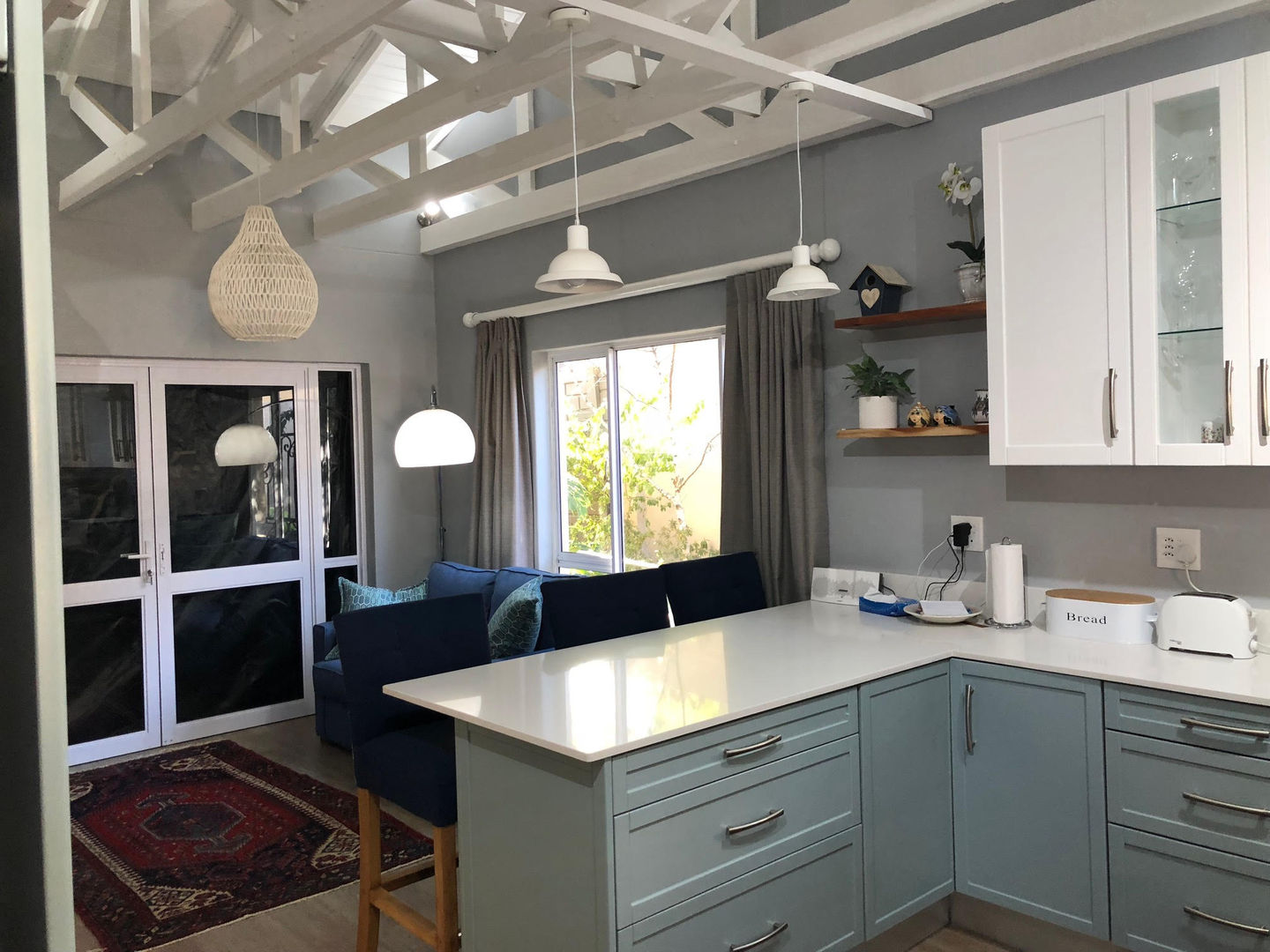 Before and After: An Unbelievable and Modern Transformation of a Small ...