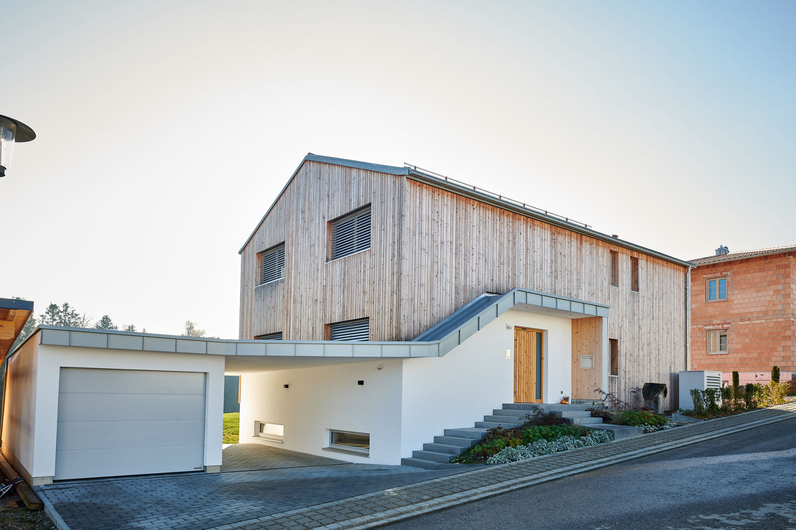 Why Should You Hire Plumbers and Carpenters When Remodelling Your Home? | homify