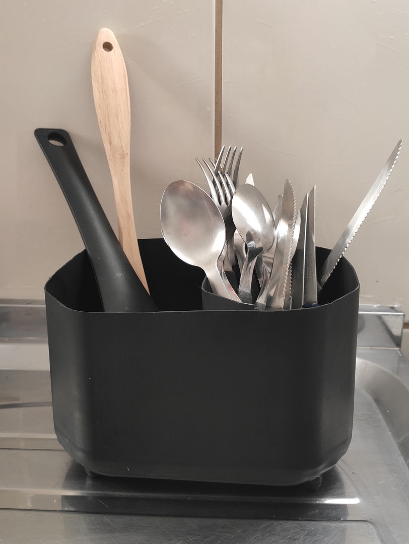 How to Organize your Kitchen: DIY Plastic Cutlery Drainer | homify