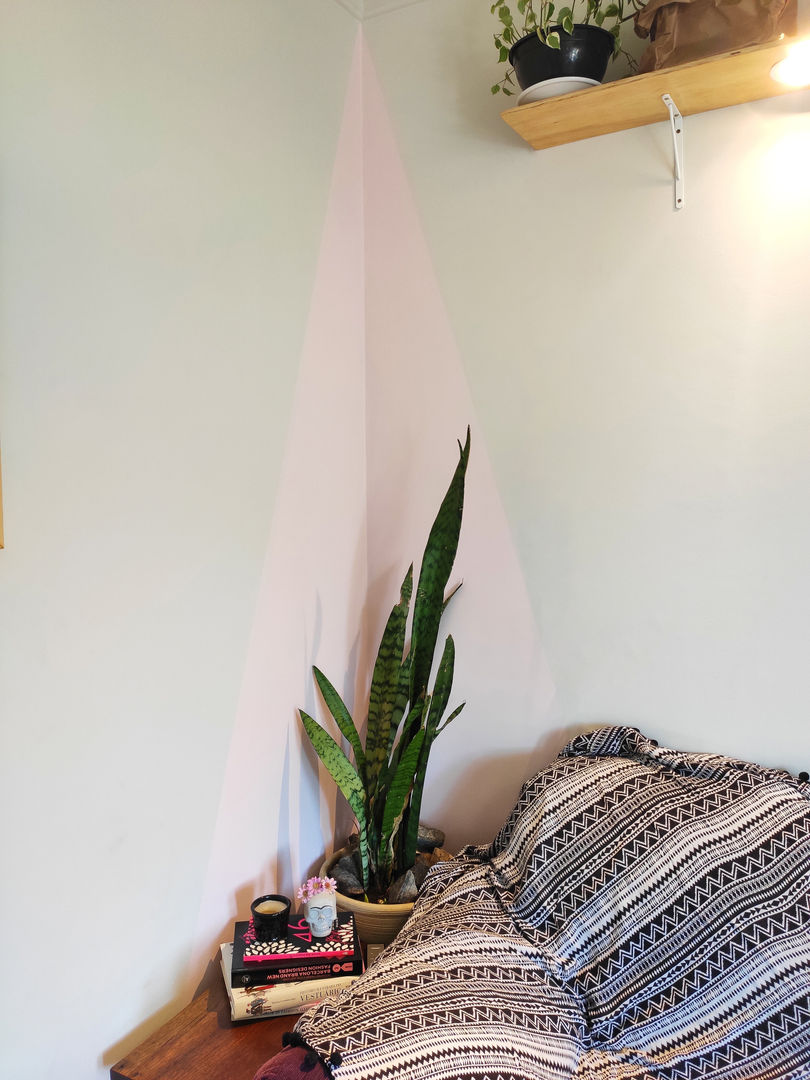 How to Transform Your Room with Feature Wall Ideas: Geometric Painting ...