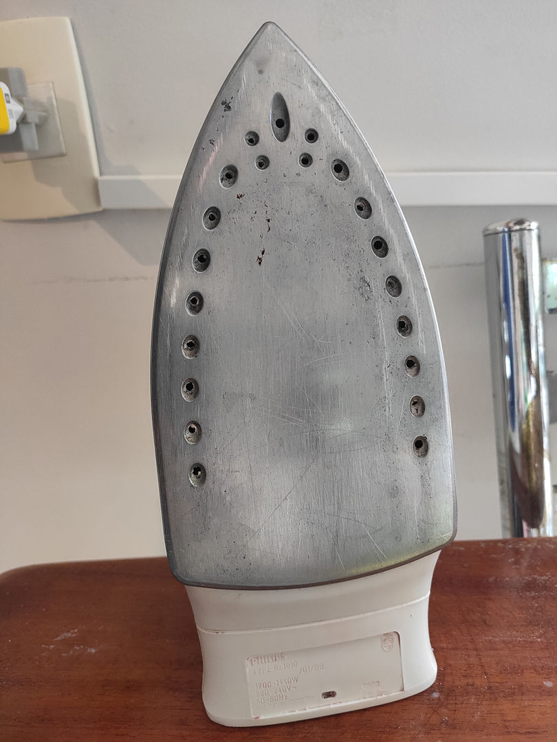 3 Best Techniques: How To Clean An Iron [The Ultimate Cleaning Guide ...