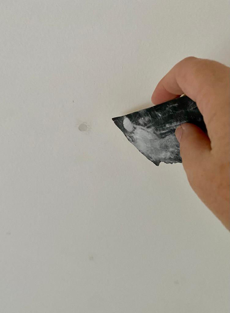How to close holes in the ceiling with plaster | homify