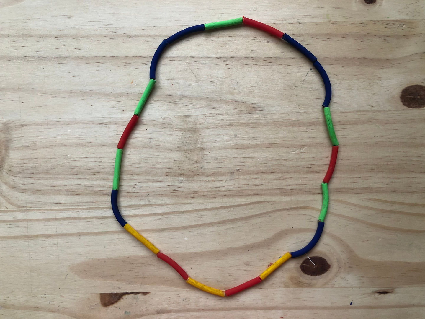 How to Make a Rainbow Colored DIY Pasta Necklace in 7 Easy Steps | homify