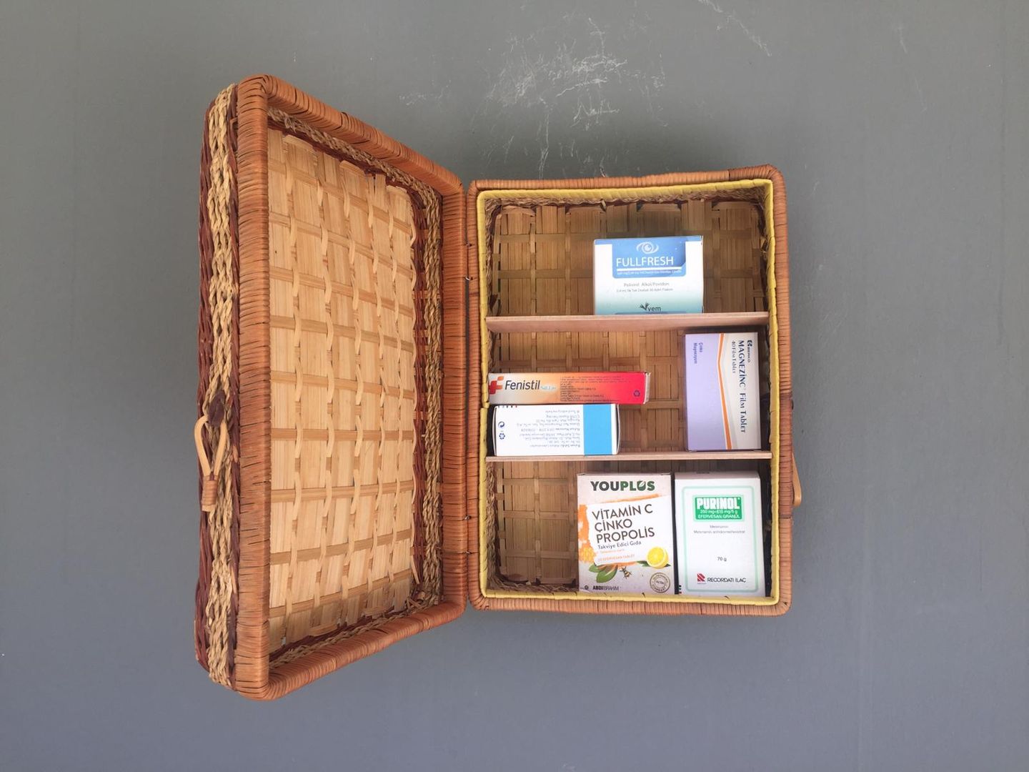 A DIY Medicine Cabinet in 7 Easy Steps | homify