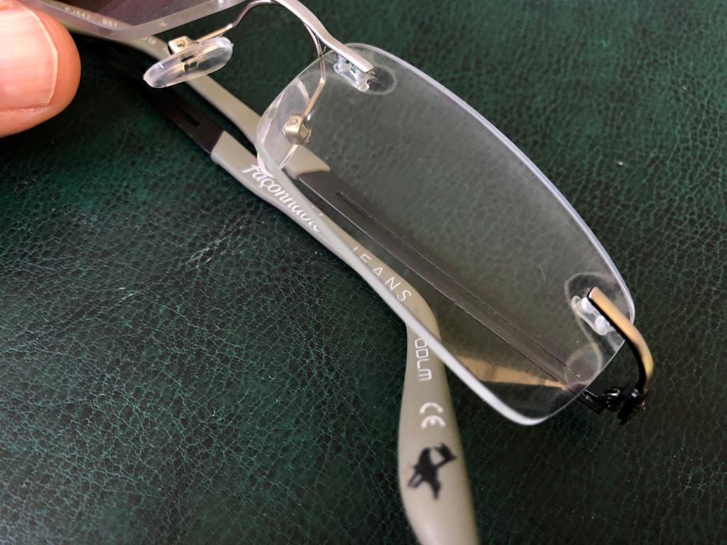 Bad Scratches: How to Remove Scratches from Glasses in 11 Simple DIY ...