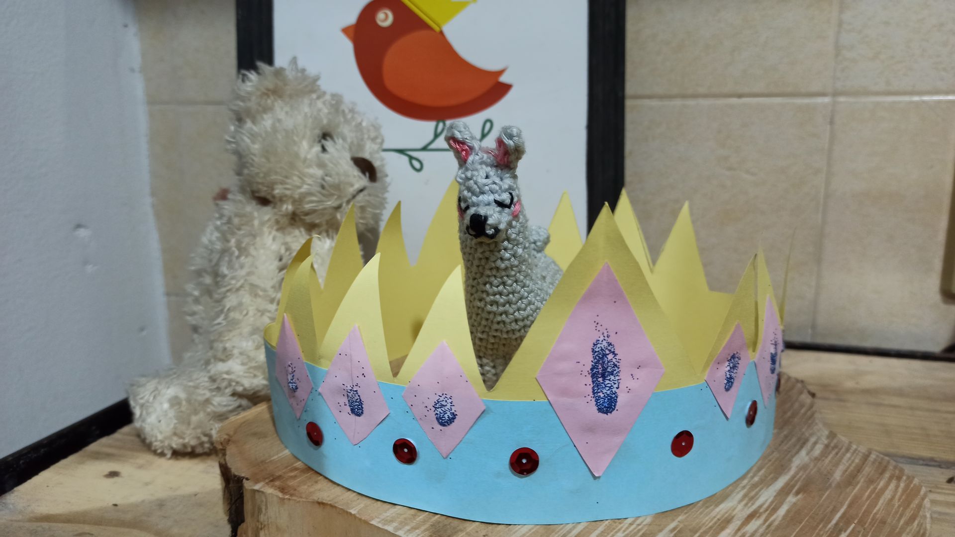 Teach The Kids How to Make a Paper Crown in 11 Steps | homify