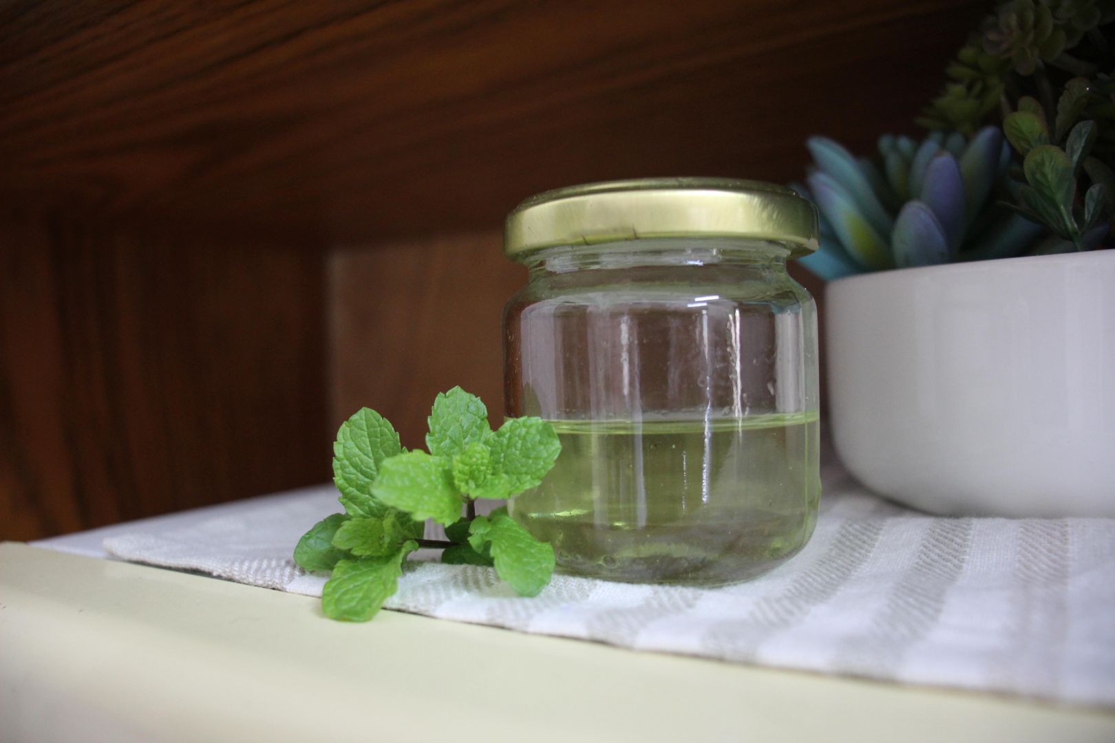 9 Étapes Simples pour Fabriquer votre Huile Essentielle de Menthe à la ...