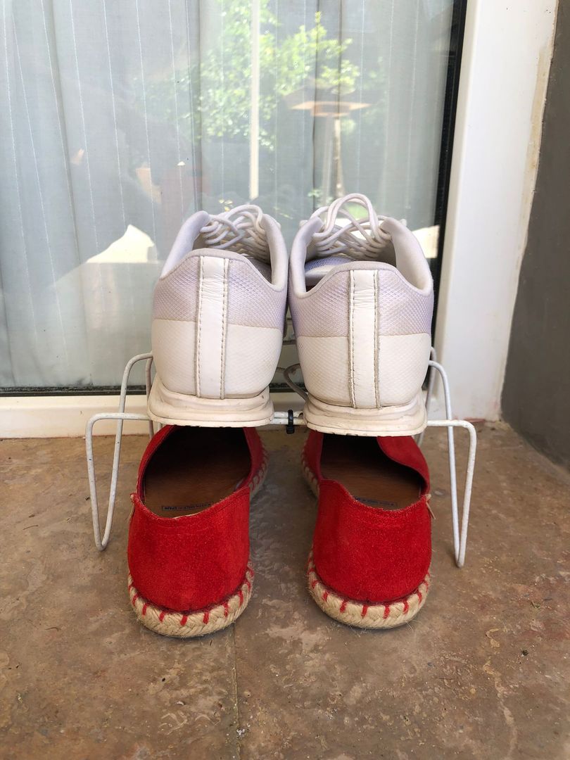 Easy DIY Shoe Rack Wire Hanger: 20 Steps Guide | homify