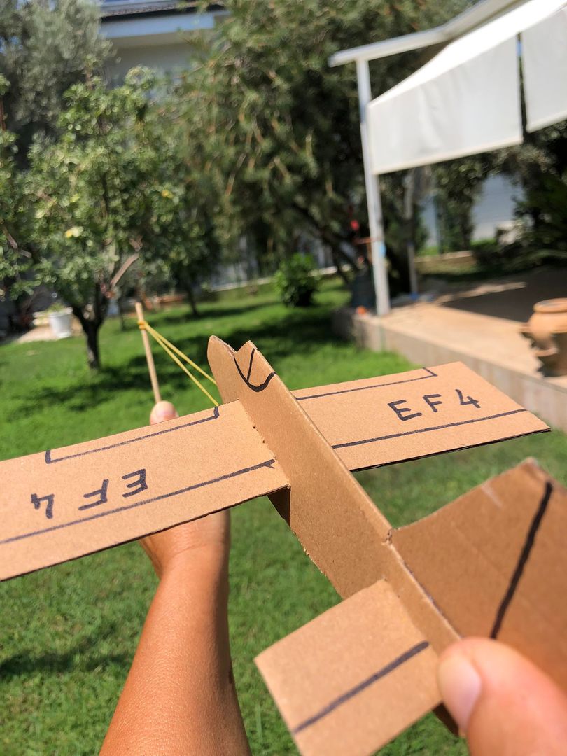 Avião de Papelão DIY: Veja Como Fazer Avião de Papelão Passo a Passo em ...