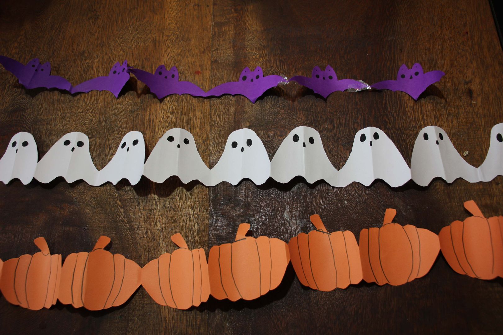 Your 9-Step Guide on Making DIY Halloween Paper Garland Cut-Outs | homify