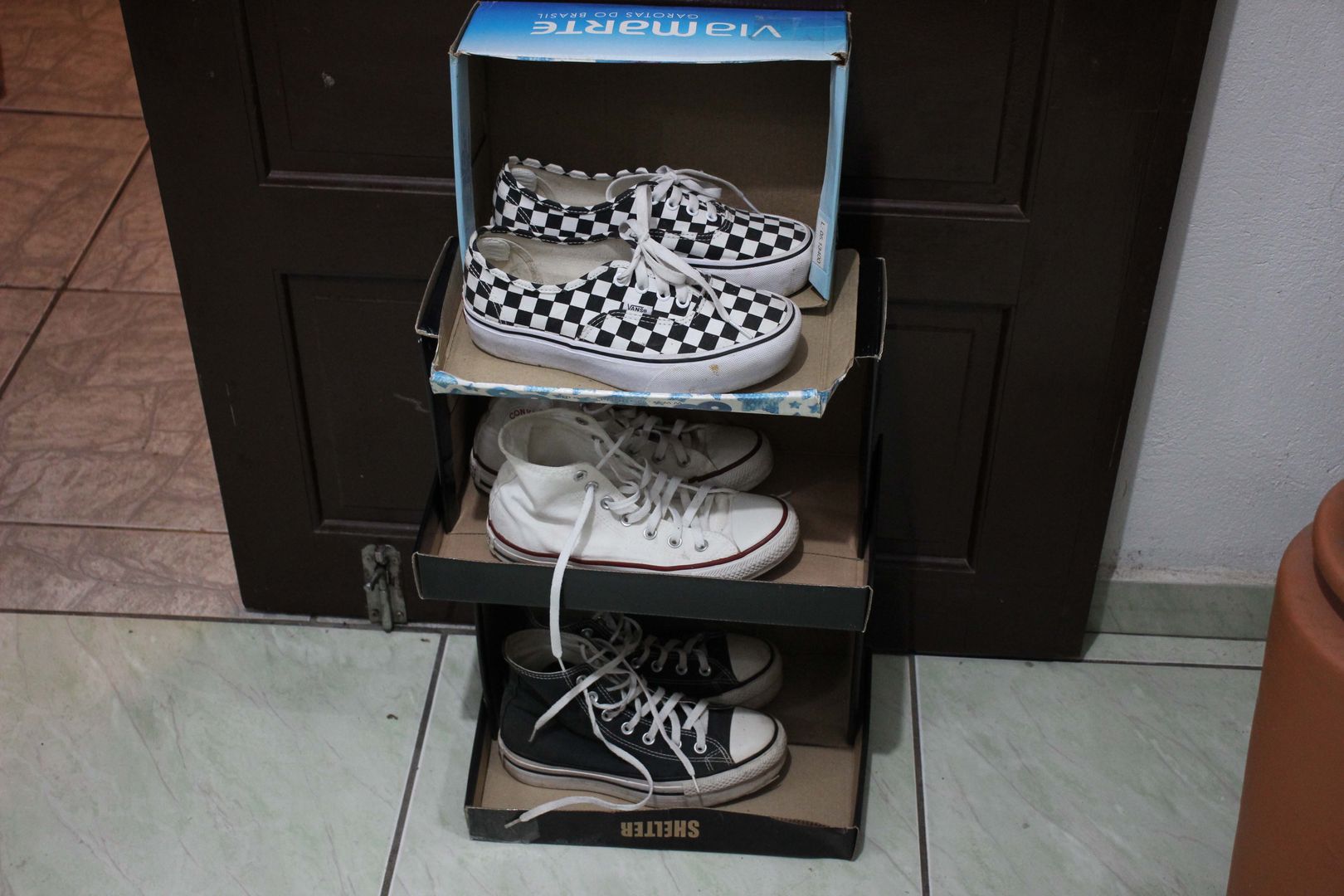 How to Make Your Shoe Organizing Structure With Boxes | homify