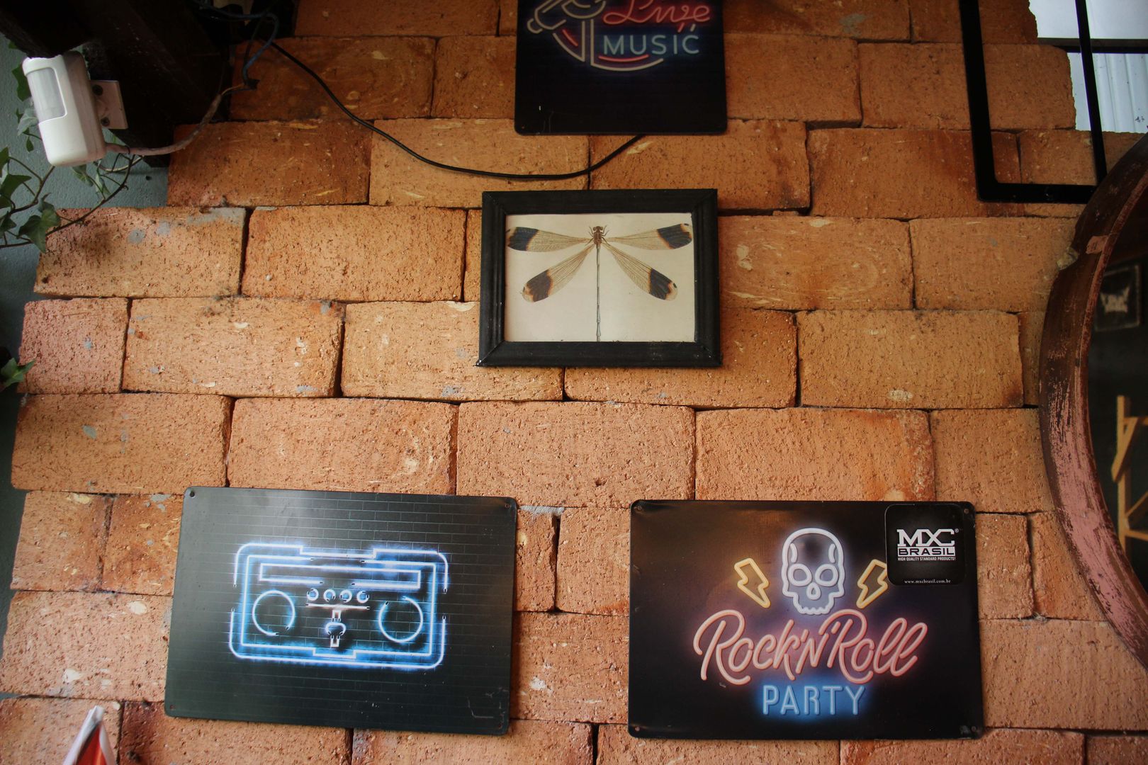 Einfache DIY-Methode zum Aufhängen eines Bildes in 7 Schritten l Wie ...