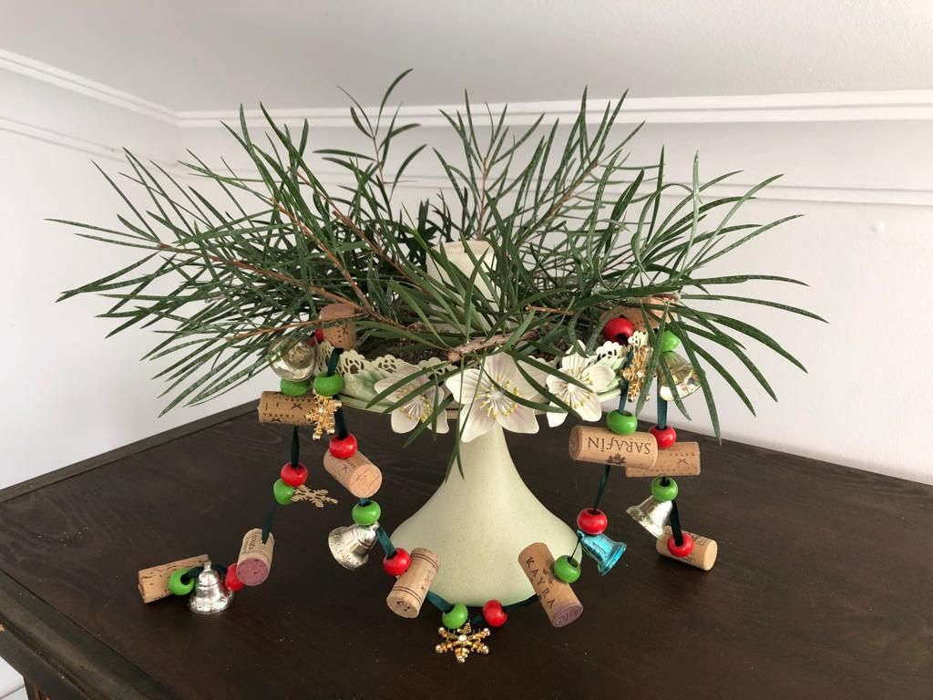 Como Fazer Grinalda de Natal com Rolhas | DIY em 10 Passos | homify