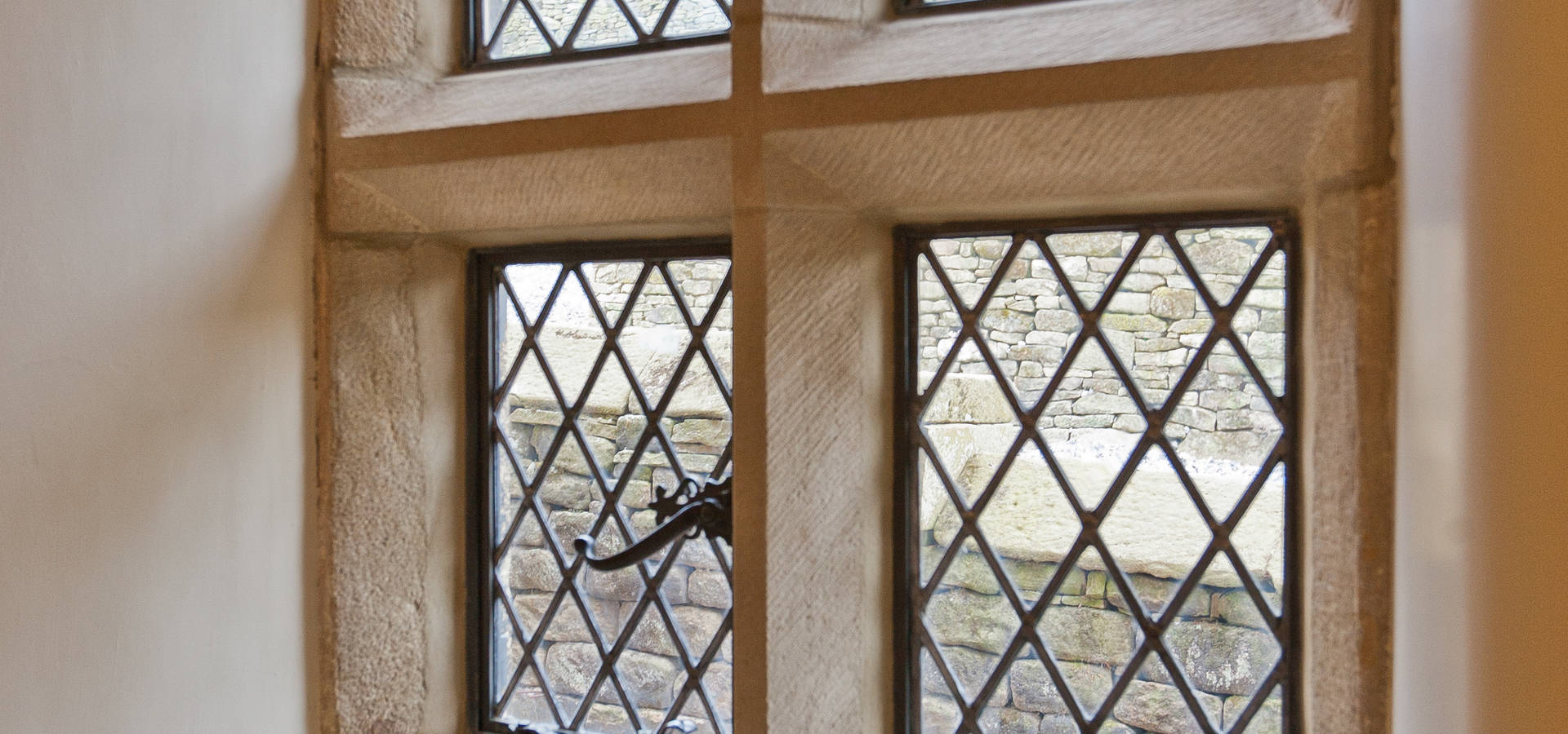 Elizabethan Country House with Heritage System | homify