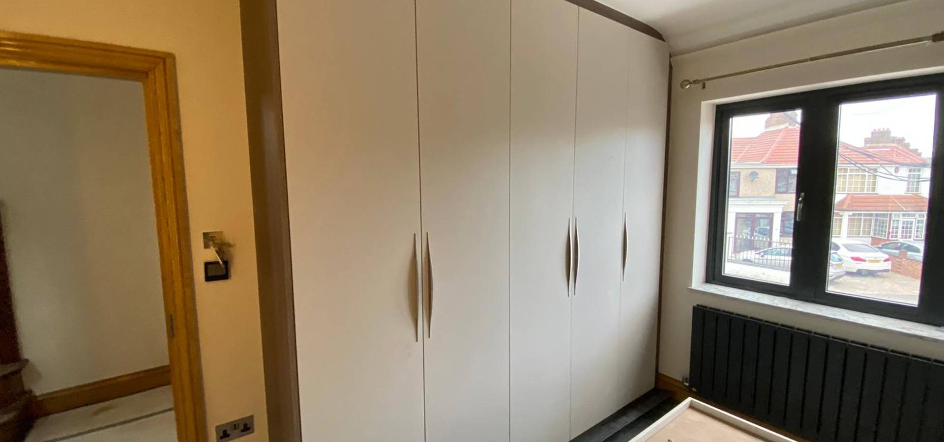 Bedroom Loft wardrobe with bridge units in FA41 Delave Penelope | homify
