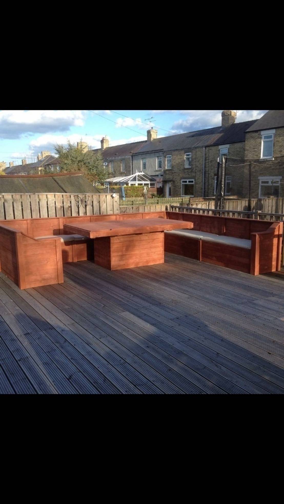 Garden corner unit and table | homify