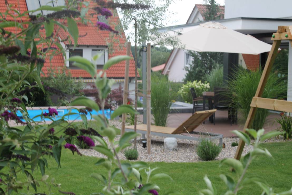 Moderner Familiengarten mit Pool | homify