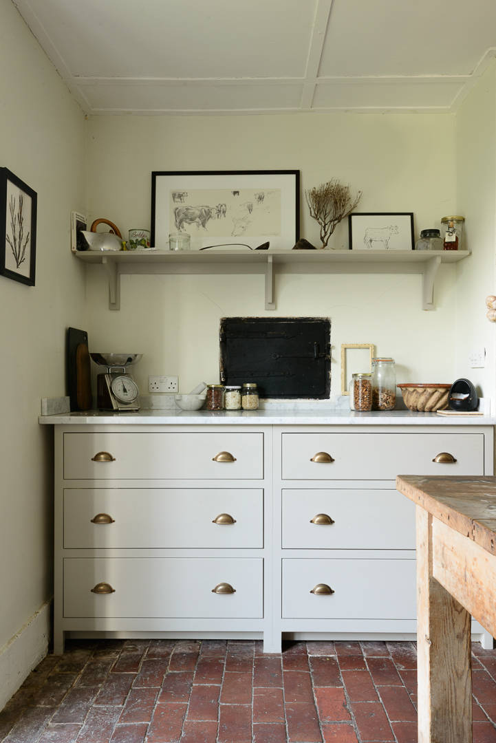 Devol Kitchens Mushroom Paint - Home Alqu