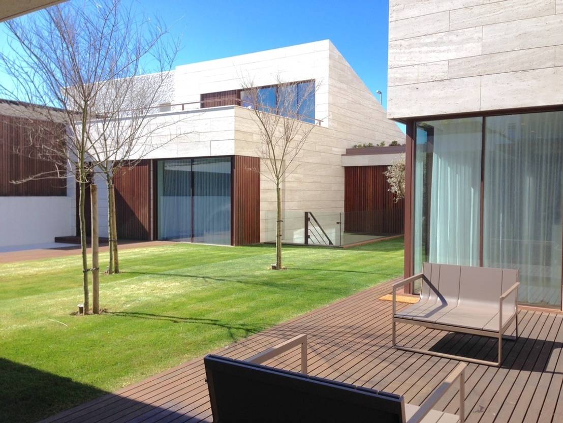 Arquitectura e Decoração de Interiores integral de Moradia de Luxo no ...