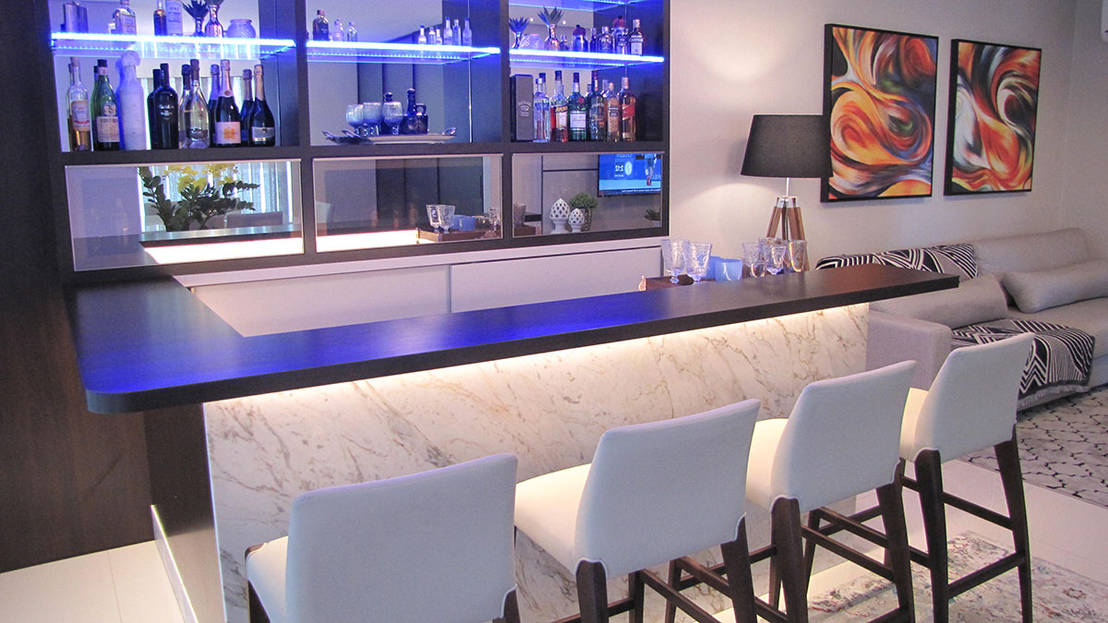 Lounge bar integrado ao living do apartamento | homify