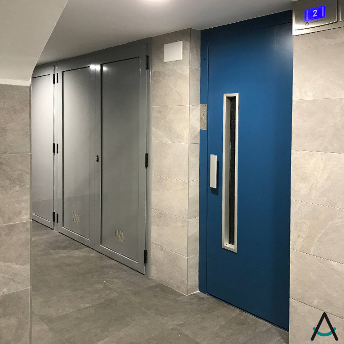 Proyecto de reforma e interiorismo en un vestíbulo de un edificio en ...