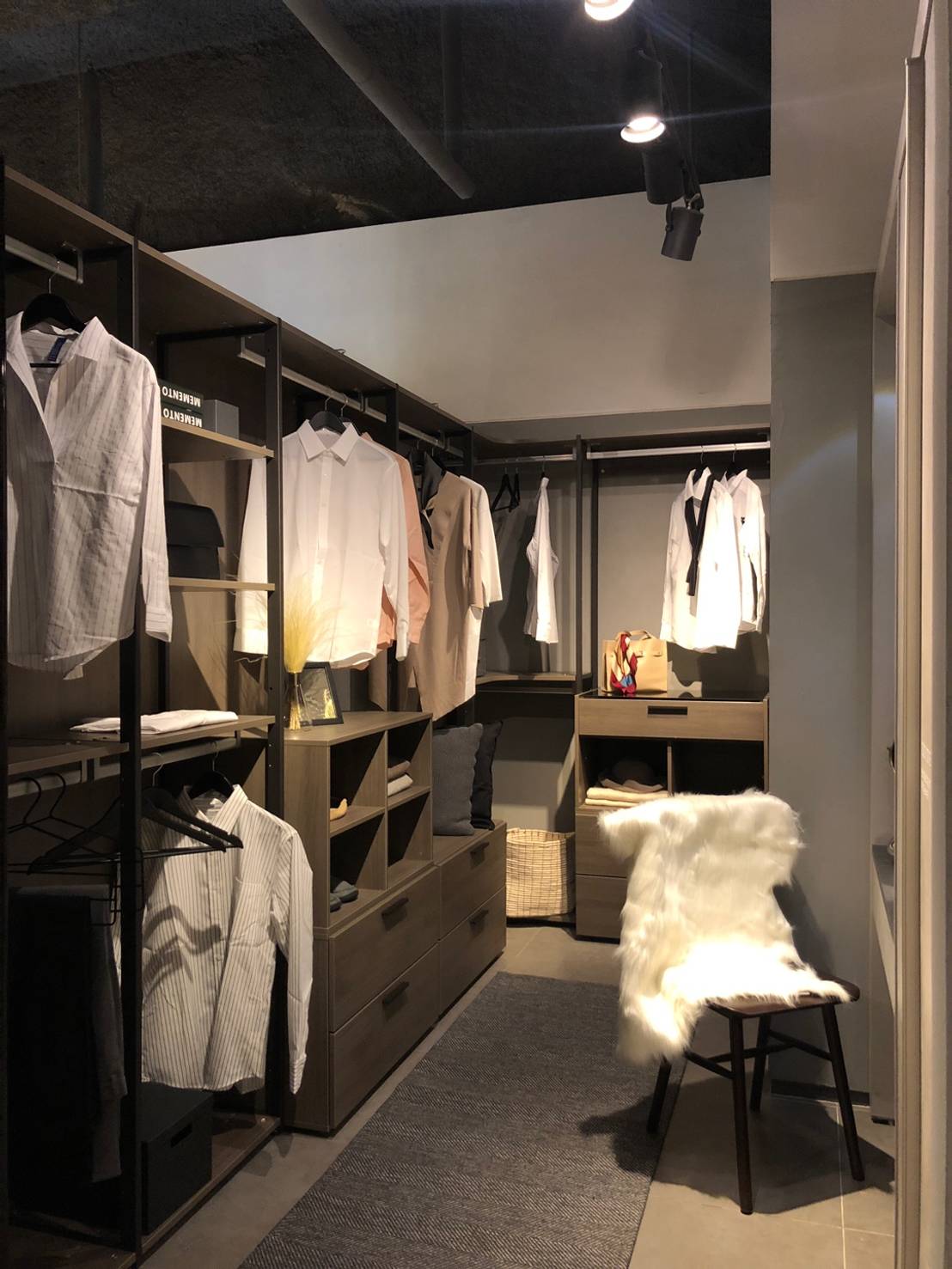 Hanssem flagship store dress room styling(Seoul) | 호미파이 & homify