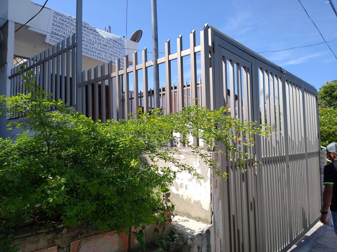 REJAS + PORTÓN EN ALUMINIO - Casa Johan - Cartagena | homify