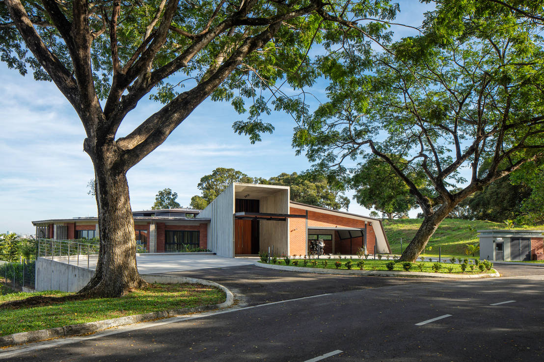 Funnel House - 5 Bedroom Contemporary House | homify