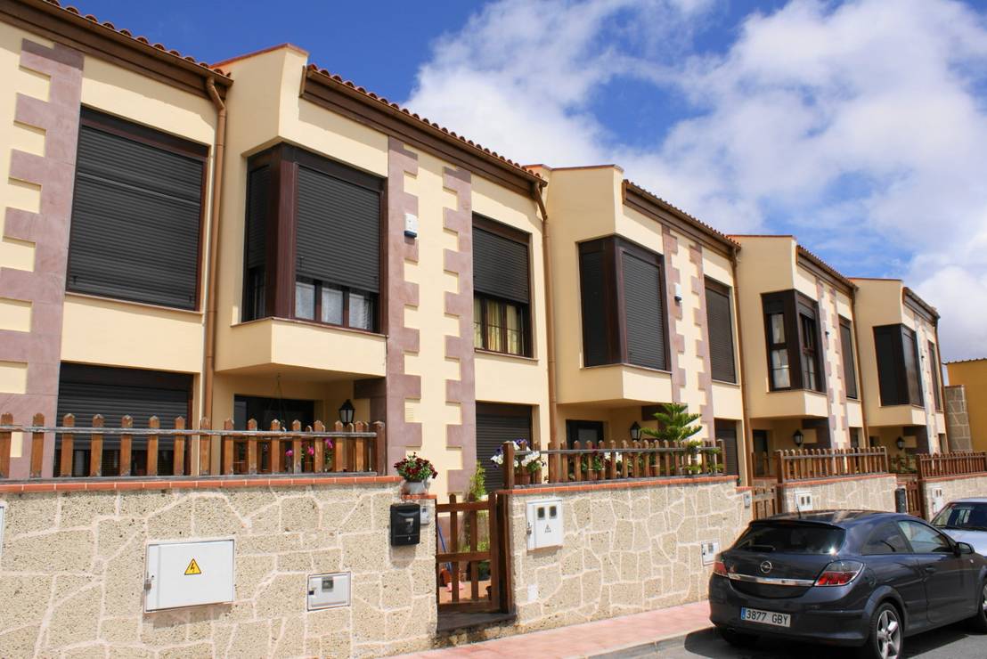 Edificación con 6 Viviendas adosadas | homify