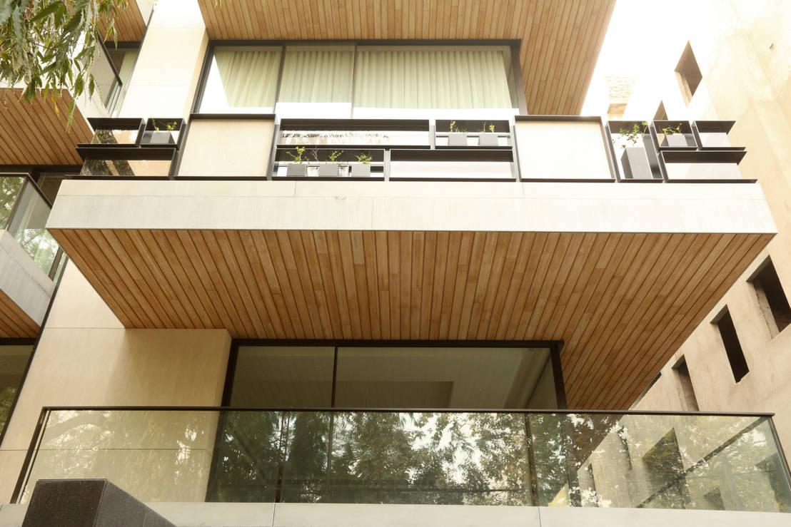 Exterior wood facade for a luxury home in Delhi. | homify