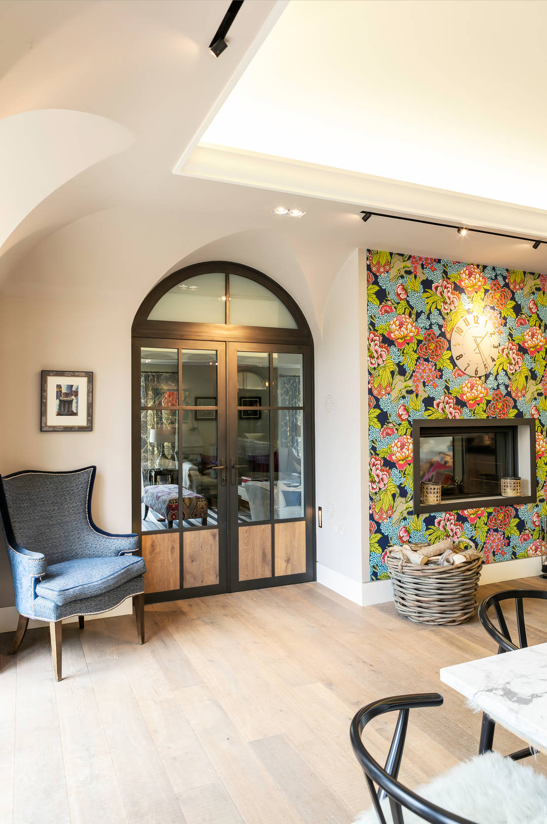 The most beautifull Kitchen & Dining Room with Bronze Arched Doors | homify