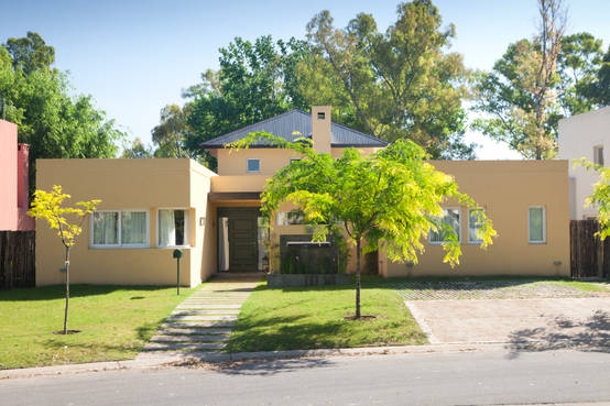 Una casa normal por fuera y fascinante por dentro | homify