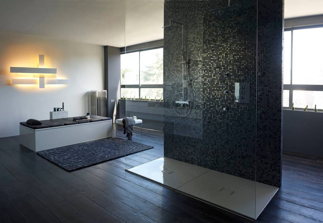 Tendencias baños: 10 extraordinarias duchas a ras del suelo