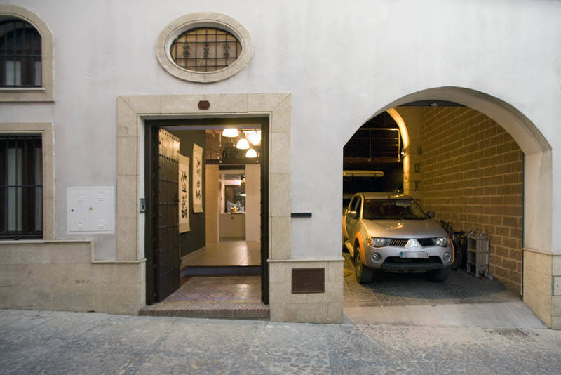 Una bodega convertida en una vivienda moderna con mucho carácter