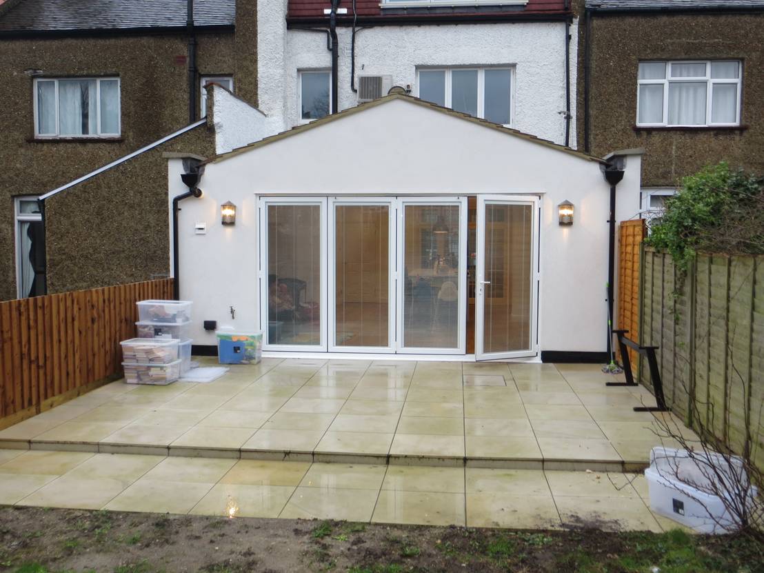 " How can I plan and cost my single-storey extension?"