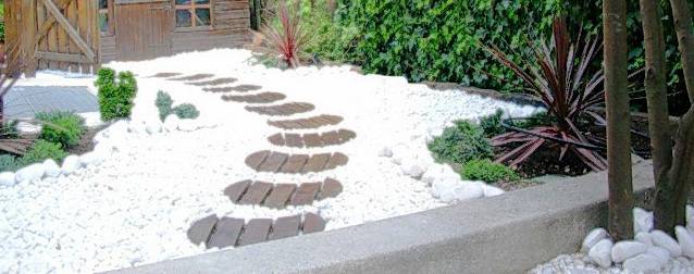 Jardín oriental con pavimento de grava ornamental | homify